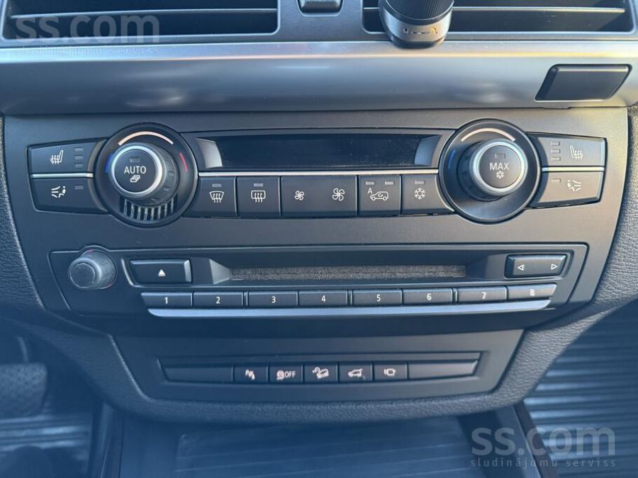 Black BMW X5 2012 in Riga, with an engine capacity of 3.00 L and mileage of 250 thousand km for 16500 €, photo 16 on AUTOMOTO.COM.LV