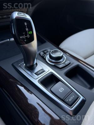 Black BMW X5 2012 in Riga, with an engine capacity of 3.00 L and mileage of 250 thousand km for 16500 €, photo 17 on AUTOMOTO.COM.LV