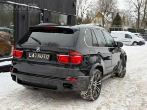 Black BMW X5 2012 in Riga, with an engine capacity of 3.00 L and mileage of 280 thousand km for 12990 €, photo 5 on AUTOMOTO.COM.LV