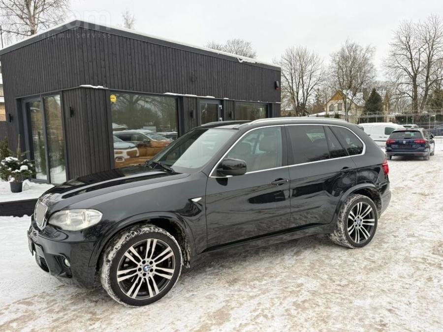 Black BMW X5 2012 in Riga, with an engine capacity of 3.00 L and mileage of 280 thousand km for 12990 €, photo 9 on AUTOMOTO.COM.LV