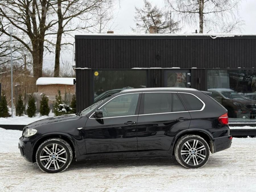 Black BMW X5 2012 in Riga, with an engine capacity of 3.00 L and mileage of 280 thousand km for 12990 €, photo 11 on AUTOMOTO.COM.LV