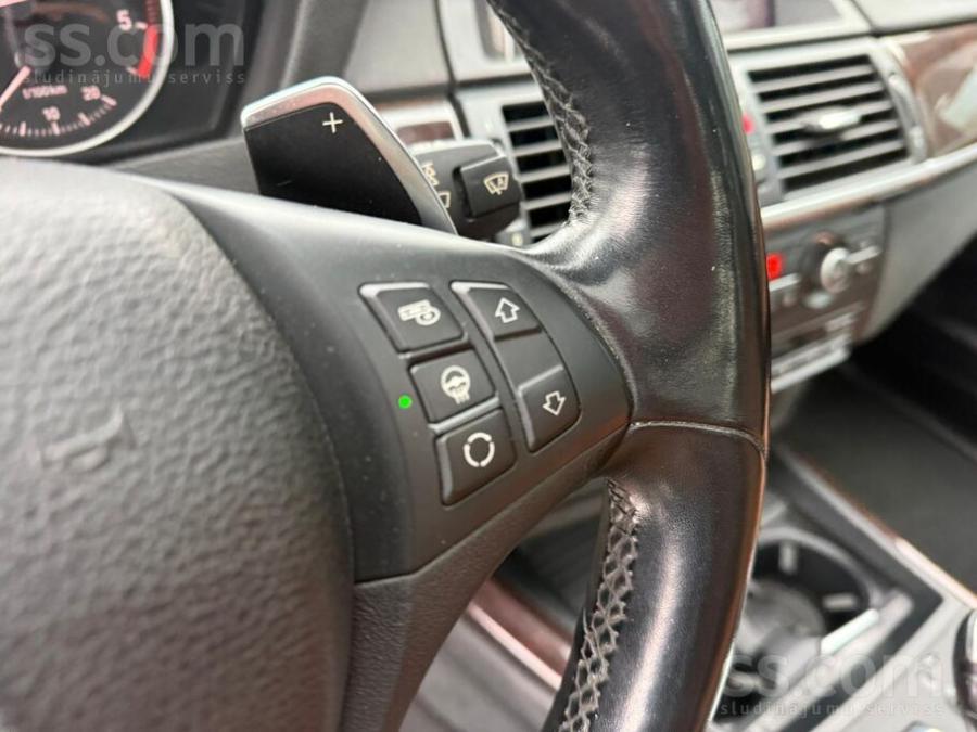 Black BMW X5 2012 in Riga, with an engine capacity of 3.00 L and mileage of 280 thousand km for 12990 €, photo 21 on AUTOMOTO.COM.LV
