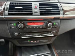 Black BMW X5 2012 in Riga, with an engine capacity of 3.00 L and mileage of 280 thousand km for 12990 €, photo 30 on AUTOMOTO.COM.LV