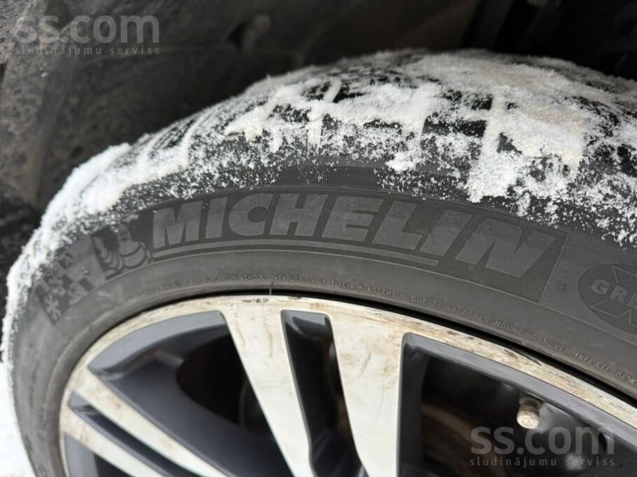 Black BMW X5 2012 in Riga, with an engine capacity of 3.00 L and mileage of 280 thousand km for 12990 €, photo 34 on AUTOMOTO.COM.LV