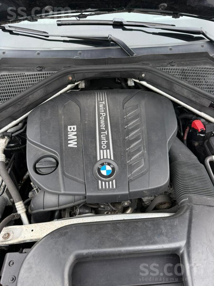 Black BMW X5 2012 in Riga, with an engine capacity of 3.00 L and mileage of 280 thousand km for 12990 €, photo 35 on AUTOMOTO.COM.LV
