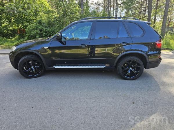 Melns BMW X5 2012 Rīga, ar dzinēja tilpumu 3.00 L un nobraukumu 302 tūkst. km par 13150 €, foto 3 vietnē AUTOMOTO.COM.LV