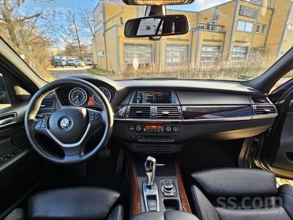 Melns BMW X5 2012 Rīga, ar dzinēja tilpumu 3.00 L un nobraukumu 302 tūkst. km par 13150 €, foto 9 vietnē AUTOMOTO.COM.LV