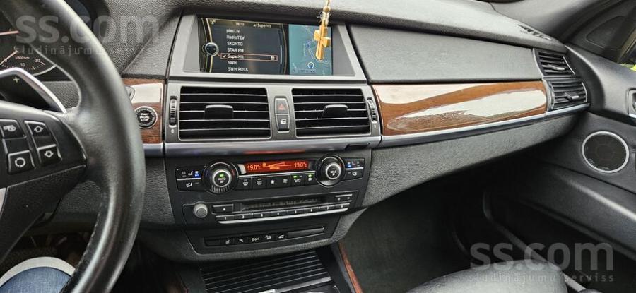 Melns BMW X5 2012 Cēsis, ar dzinēja tilpumu 3.00 L un nobraukumu 264 tūkst. km par 12990 €, foto 8 vietnē AUTOMOTO.COM.LV