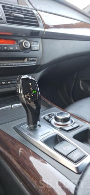 Melns BMW X5 2012 Cēsis, ar dzinēja tilpumu 3.00 L un nobraukumu 264 tūkst. km par 12990 €, foto 18 vietnē AUTOMOTO.COM.LV