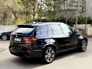Black BMW X5 2012 in Vilnius, with an engine capacity of 3.00 L and mileage of 289 thousand km for 10900 €, photo 7 on AUTOMOTO.COM.LV