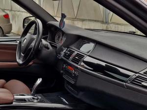 Black BMW X5 2012 in Riga, with an engine capacity of 3.00 L and mileage of 300 thousand km for 14000 €, photo 8 on AUTOMOTO.COM.LV