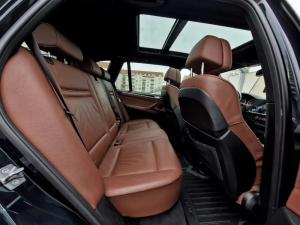 Black BMW X5 2012 in Riga, with an engine capacity of 3.00 L and mileage of 300 thousand km for 14000 €, photo 9 on AUTOMOTO.COM.LV