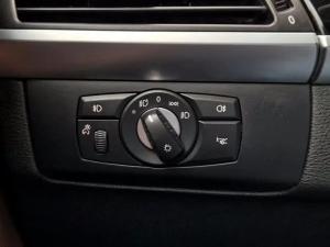 Black BMW X5 2012 in Riga, with an engine capacity of 3.00 L and mileage of 300 thousand km for 14000 €, photo 12 on AUTOMOTO.COM.LV