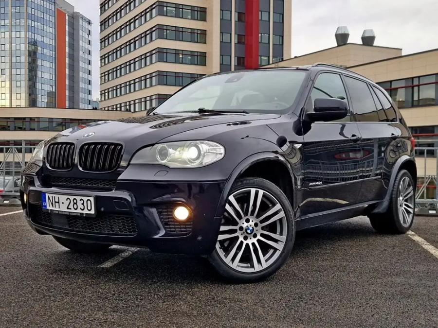 Black BMW X5 2012 in Riga, with an engine capacity of 3.00 L and mileage of 300 thousand km for 14000 €, photo 24 on AUTOMOTO.COM.LV