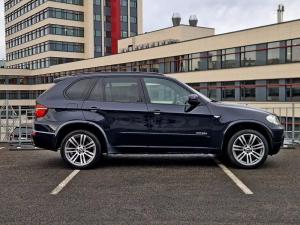 Black BMW X5 2012 in Riga, with an engine capacity of 3.00 L and mileage of 300 thousand km for 14000 €, photo 28 on AUTOMOTO.COM.LV
