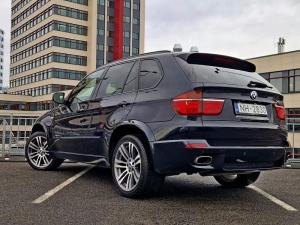 Black BMW X5 2012 in Riga, with an engine capacity of 3.00 L and mileage of 300 thousand km for 14000 €, photo 29 on AUTOMOTO.COM.LV