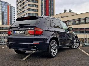 Black BMW X5 2012 in Riga, with an engine capacity of 3.00 L and mileage of 300 thousand km for 14000 €, photo 31 on AUTOMOTO.COM.LV