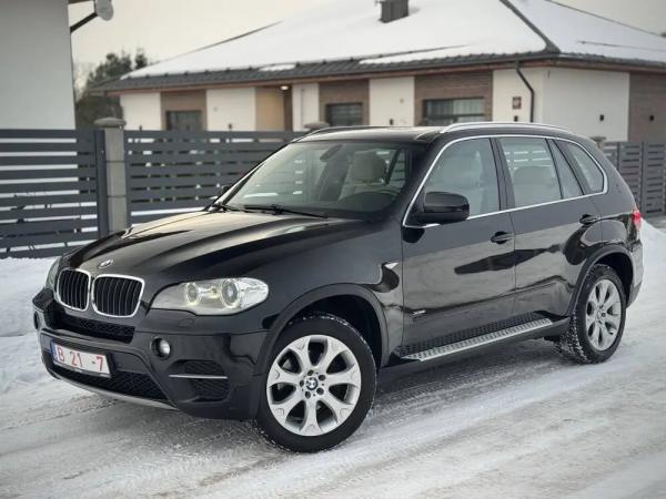 Melns BMW X5 2012 Jelgava, ar dzinēja tilpumu 3.00 L un nobraukumu 220 tūkst. km par 11350 €, foto 1 vietnē AUTOMOTO.COM.LV