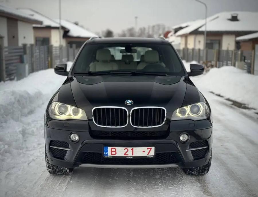 Melns BMW X5 2012 Jelgava, ar dzinēja tilpumu 3.00 L un nobraukumu 220 tūkst. km par 11350 €, foto 3 vietnē AUTOMOTO.COM.LV