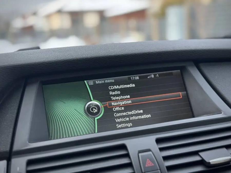 Melns BMW X5 2012 Jelgava, ar dzinēja tilpumu 3.00 L un nobraukumu 220 tūkst. km par 11350 €, foto 20 vietnē AUTOMOTO.COM.LV