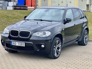 Black BMW X5 2012 in Riga, with an engine capacity of 3.00 L and mileage of 263 thousand km for 15990 €, photo 4 on AUTOMOTO.COM.LV