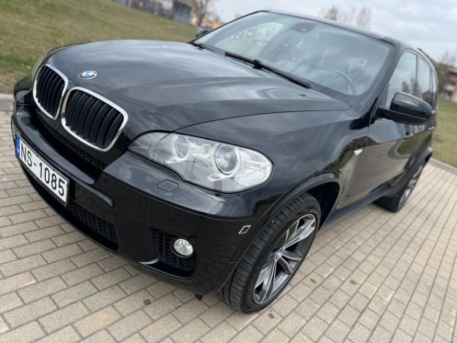 Black BMW X5 2012 in Riga, with an engine capacity of 3.00 L and mileage of 263 thousand km for 15990 €, photo 16 on AUTOMOTO.COM.LV
