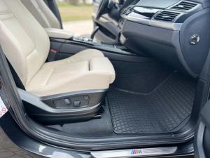 Black BMW X5 2012 in Riga, with an engine capacity of 3.00 L and mileage of 263 thousand km for 15990 €, photo 20 on AUTOMOTO.COM.LV