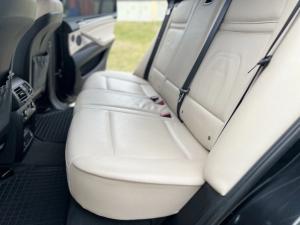 Black BMW X5 2012 in Riga, with an engine capacity of 3.00 L and mileage of 263 thousand km for 15990 €, photo 29 on AUTOMOTO.COM.LV