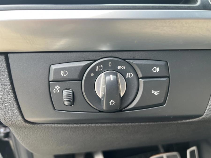 Black BMW X5 2012 in Riga, with an engine capacity of 3.00 L and mileage of 263 thousand km for 15990 €, photo 33 on AUTOMOTO.COM.LV