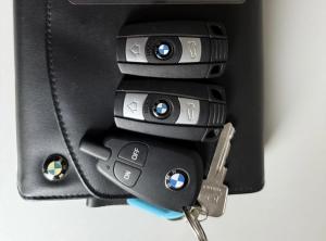 Black BMW X5 2012 in Riga, with an engine capacity of 3.00 L and mileage of 263 thousand km for 15990 €, photo 36 on AUTOMOTO.COM.LV