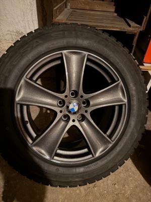 Black BMW X5 2012 in Riga, with an engine capacity of 3.00 L and mileage of 263 thousand km for 15990 €, photo 37 on AUTOMOTO.COM.LV