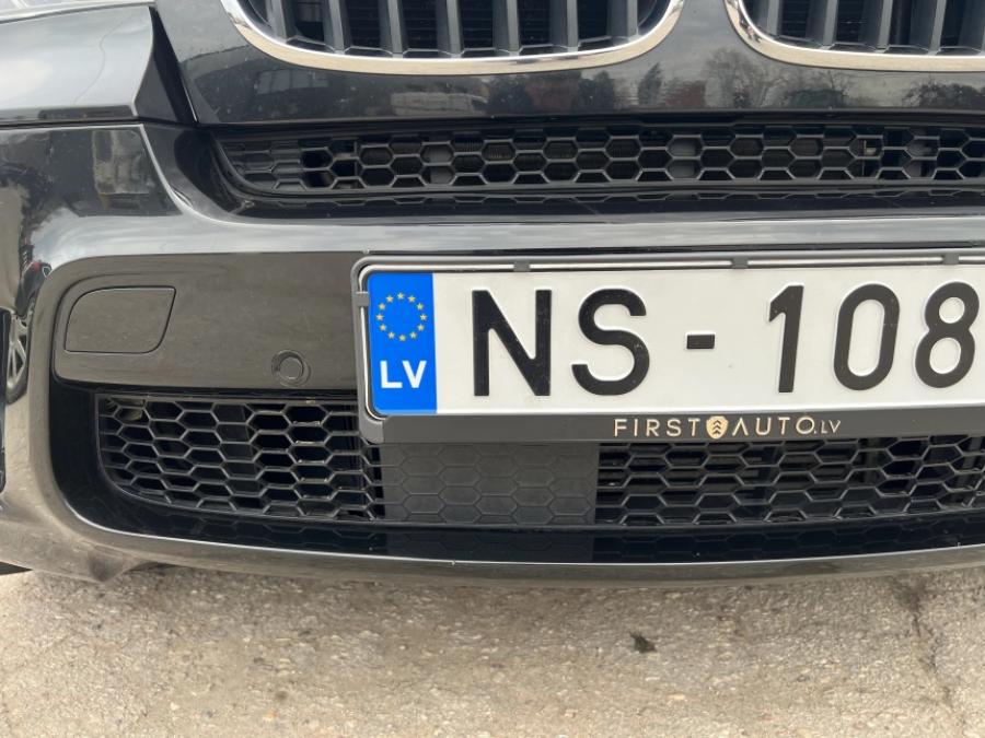 Black BMW X5 2012 in Riga, with an engine capacity of 3.00 L and mileage of 263 thousand km for 15990 €, photo 41 on AUTOMOTO.COM.LV