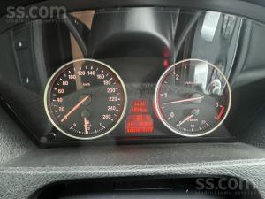 Black BMW X5 2012 in Riga, with an engine capacity of 3.00 L and mileage of 324 thousand km for 11500 €, photo 8 on AUTOMOTO.COM.LV