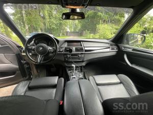 Black BMW X5 2012 in Riga, with an engine capacity of 3.00 L and mileage of 324 thousand km for 11500 €, photo 9 on AUTOMOTO.COM.LV
