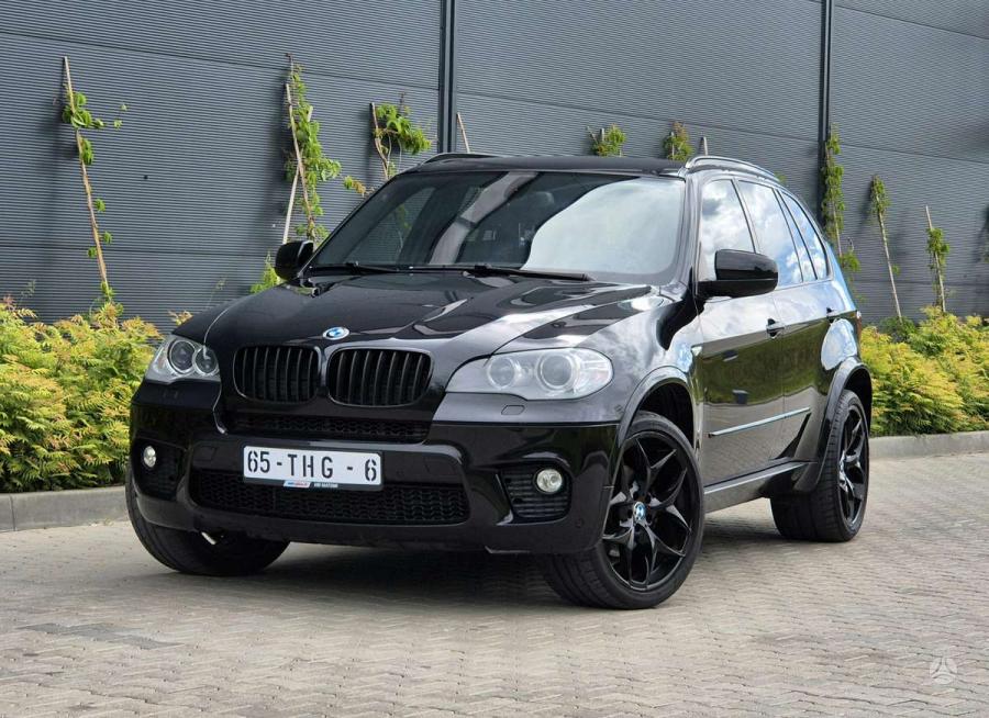 Black BMW X5 2012 in Vilnius, with an engine capacity of 2.99 L and mileage of 222 thousand km for 12500 €, photo 5 on AUTOMOTO.COM.LV
