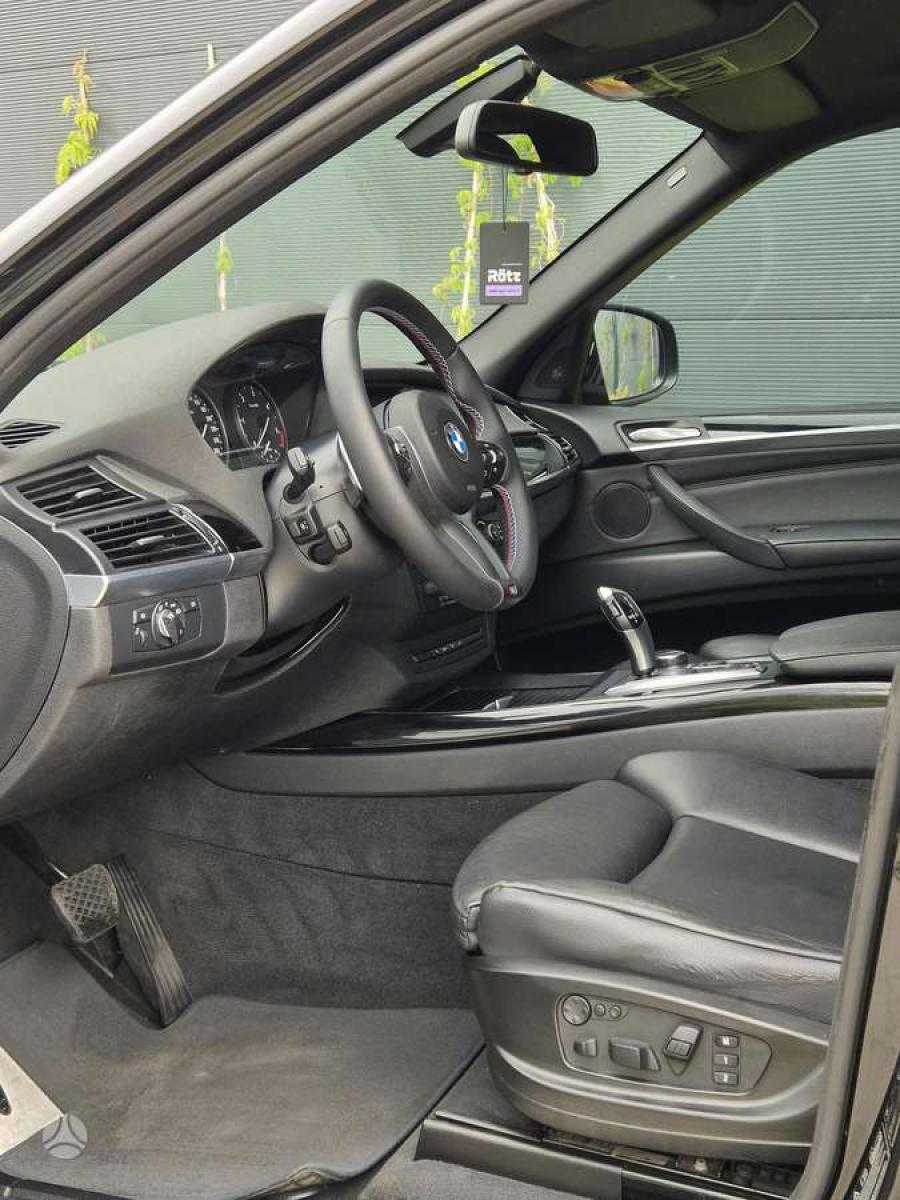 Black BMW X5 2012 in Vilnius, with an engine capacity of 2.99 L and mileage of 222 thousand km for 12500 €, photo 12 on AUTOMOTO.COM.LV