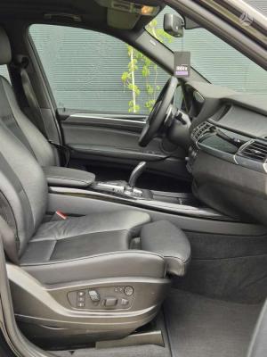 Black BMW X5 2012 in Vilnius, with an engine capacity of 2.99 L and mileage of 222 thousand km for 12500 €, photo 14 on AUTOMOTO.COM.LV