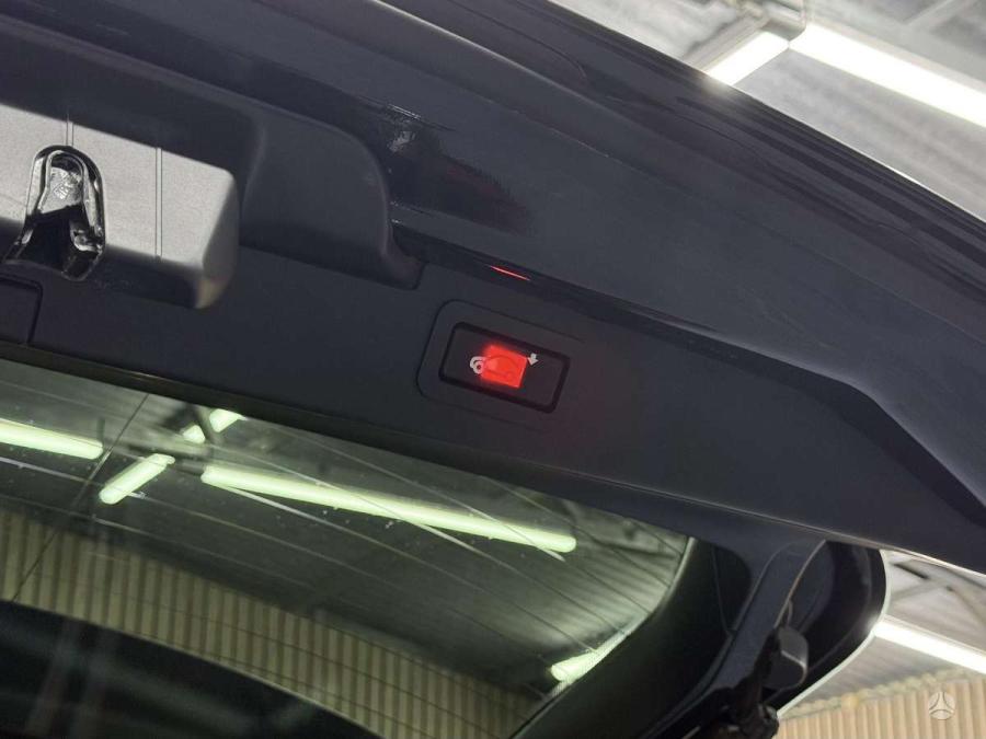 Black BMW X5 2012 in Marijampole, with an engine capacity of 2.99 L and mileage of 291 thousand km for 10750 €, photo 16 on AUTOMOTO.COM.LV