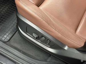 Black BMW X5 2012 in Marijampole, with an engine capacity of 2.99 L and mileage of 291 thousand km for 10750 €, photo 21 on AUTOMOTO.COM.LV