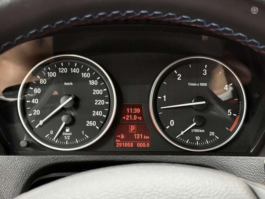 Black BMW X5 2012 in Marijampole, with an engine capacity of 2.99 L and mileage of 291 thousand km for 10750 €, photo 28 on AUTOMOTO.COM.LV