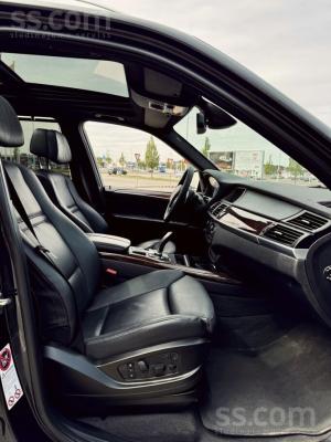 Black BMW X5 2012 in Riga, with an engine capacity of 3.00 L and mileage of 283 thousand km for 11000 €, photo 12 on AUTOMOTO.COM.LV