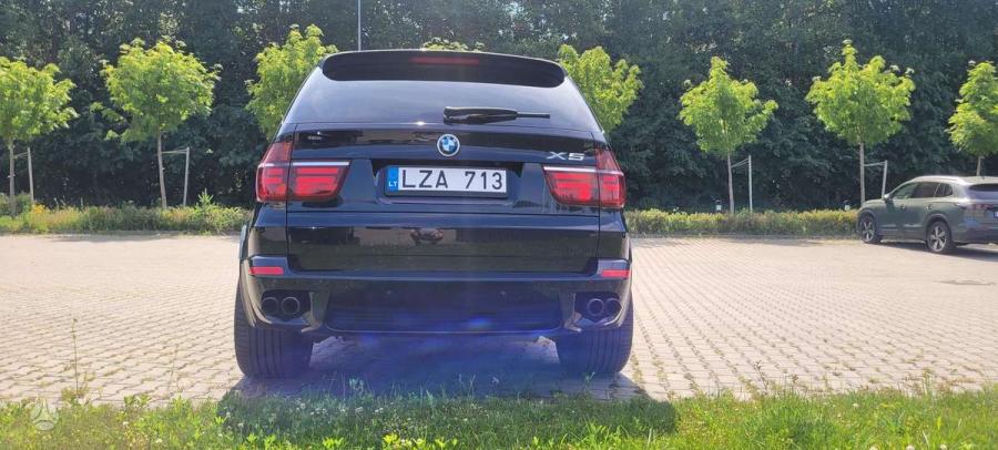 Black BMW X5 2012 in Klaipeda, with an engine capacity of 2.98 L and mileage of 298 thousand km for 12500 €, photo 5 on AUTOMOTO.COM.LV
