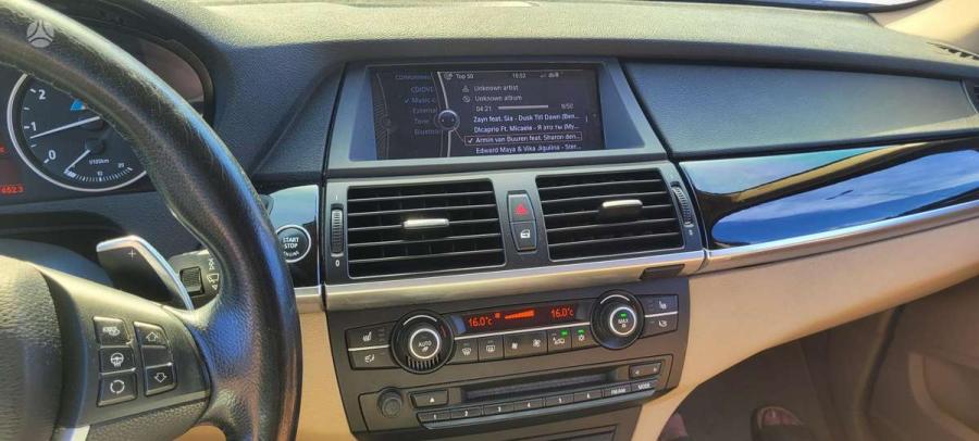 Black BMW X5 2012 in Klaipeda, with an engine capacity of 2.98 L and mileage of 298 thousand km for 12500 €, photo 12 on AUTOMOTO.COM.LV