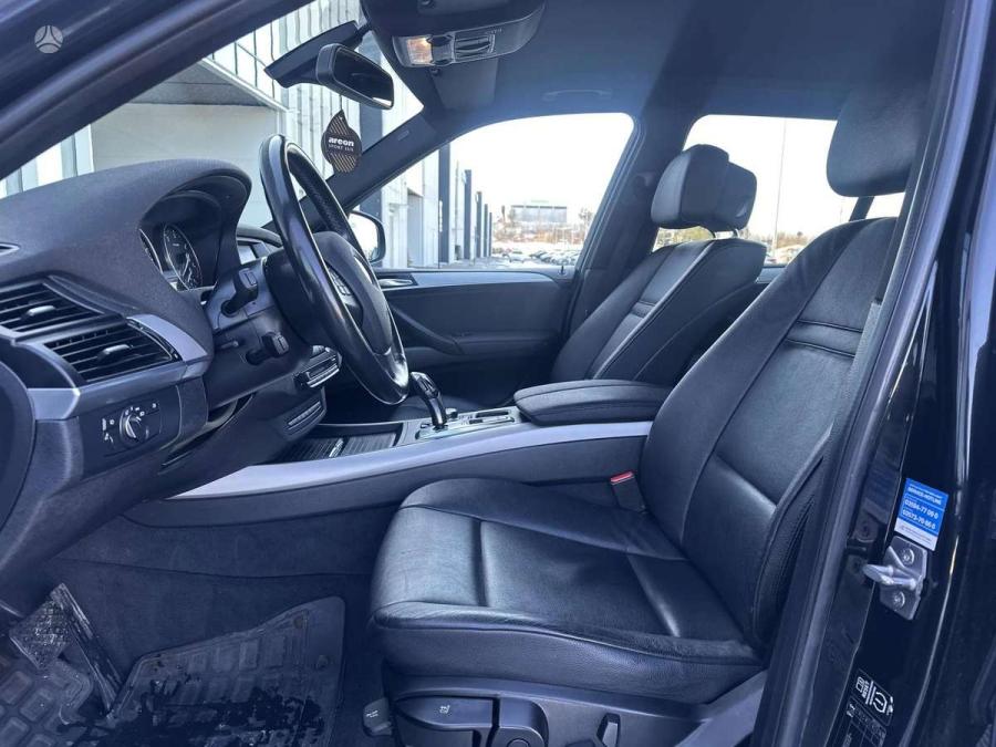 Black BMW X5 2012 in Vilnius, with an engine capacity of 2.99 L and mileage of 259 thousand km for 9500 €, photo 8 on AUTOMOTO.COM.LV