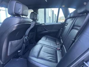 Black BMW X5 2012 in Vilnius, with an engine capacity of 2.99 L and mileage of 259 thousand km for 9500 €, photo 10 on AUTOMOTO.COM.LV