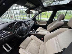 Black BMW X5 2012 in Kaunas, with an engine capacity of 2.98 L and mileage of 260 thousand km for 8800 €, photo 6 on AUTOMOTO.COM.LV