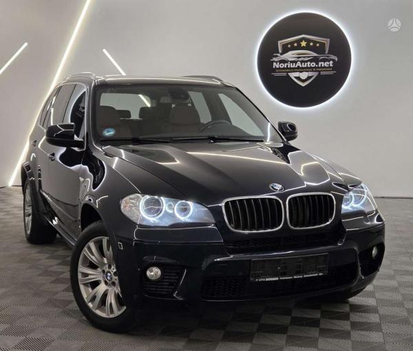 Black BMW X5 2012 in Marijampole, with an engine capacity of 2.99 L and mileage of 226 thousand km for 12999 €, photo 1 on AUTOMOTO.COM.LV