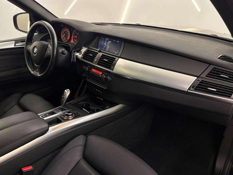 Melns BMW X5 2012 Marijampole, ar dzinēja tilpumu 3.00 L un nobraukumu 262 tūkst. km par 12999 €, foto 6 vietnē AUTOMOTO.COM.LV
