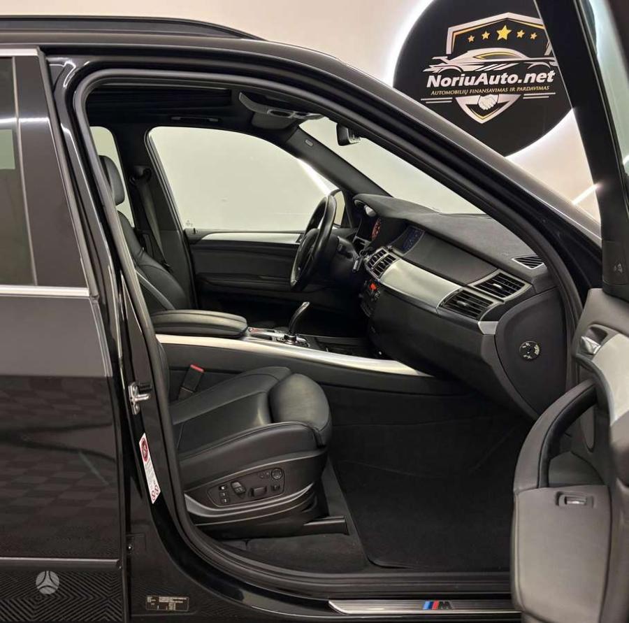 Melns BMW X5 2012 Marijampole, ar dzinēja tilpumu 3.00 L un nobraukumu 262 tūkst. km par 12999 €, foto 14 vietnē AUTOMOTO.COM.LV