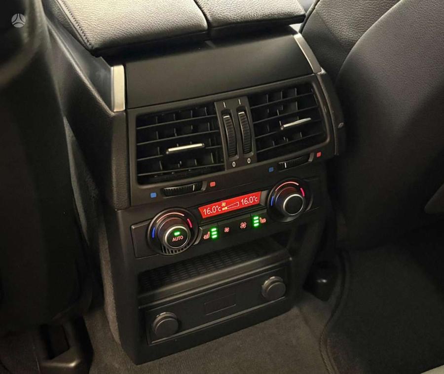 Melns BMW X5 2012 Marijampole, ar dzinēja tilpumu 3.00 L un nobraukumu 262 tūkst. km par 12999 €, foto 17 vietnē AUTOMOTO.COM.LV